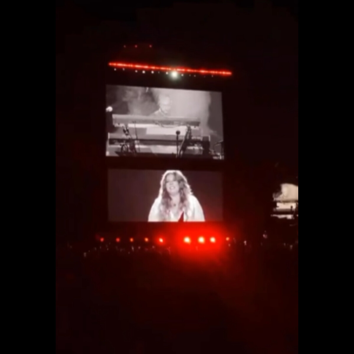 Foto: O tecladista John Fossit homenageou Marília Mendonça com a música ...