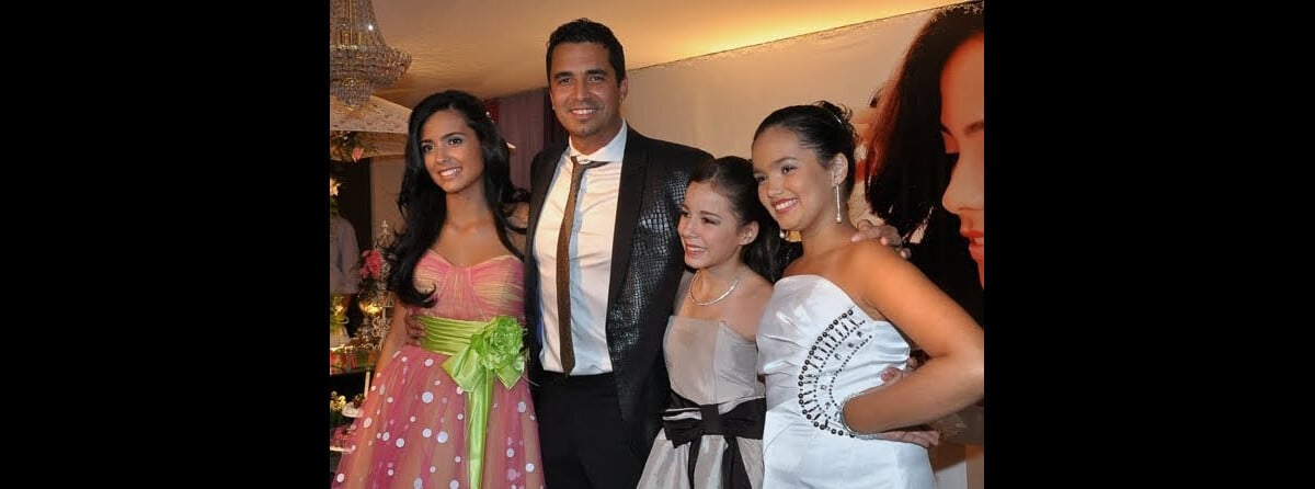Foto: Há três anos, o cantor Latino esteve no aniversário de 15 anos da ...