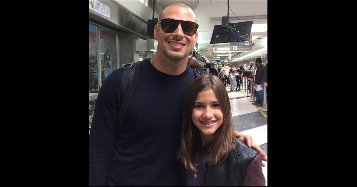 Cauã Reymond muda o visual e aparece careca em clique feito por fã ...