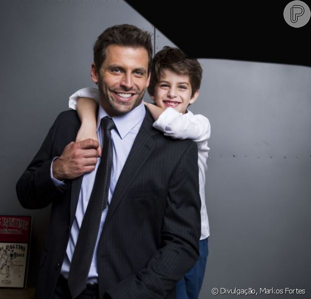 Henri Castelli e seu filho com Isabeli Fontana, Lucas, posam para marca ...