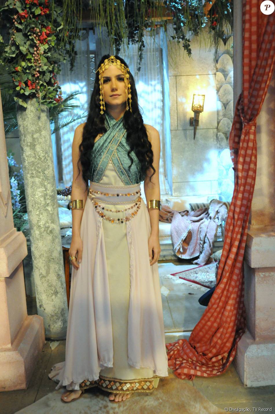 Adira (Rayana Carvalho) é comprada por Rishon (Roney Villela) e mal ...