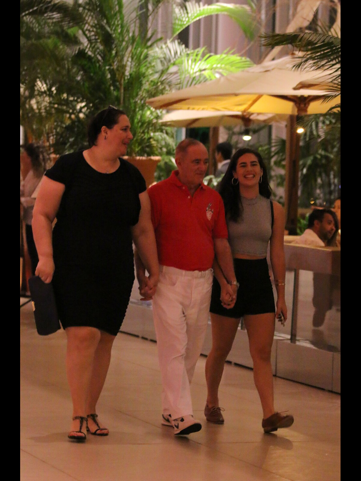Foto: Lívian Aragão janta com a mãe, Lílian Taranto, e o pai, Renato ...