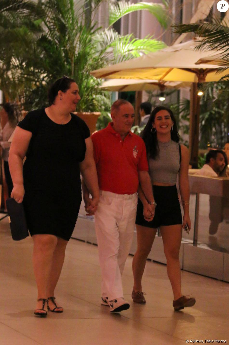 Lívian Aragão janta com a mãe, Lílian Taranto, e o pai, Renato Aragão ...