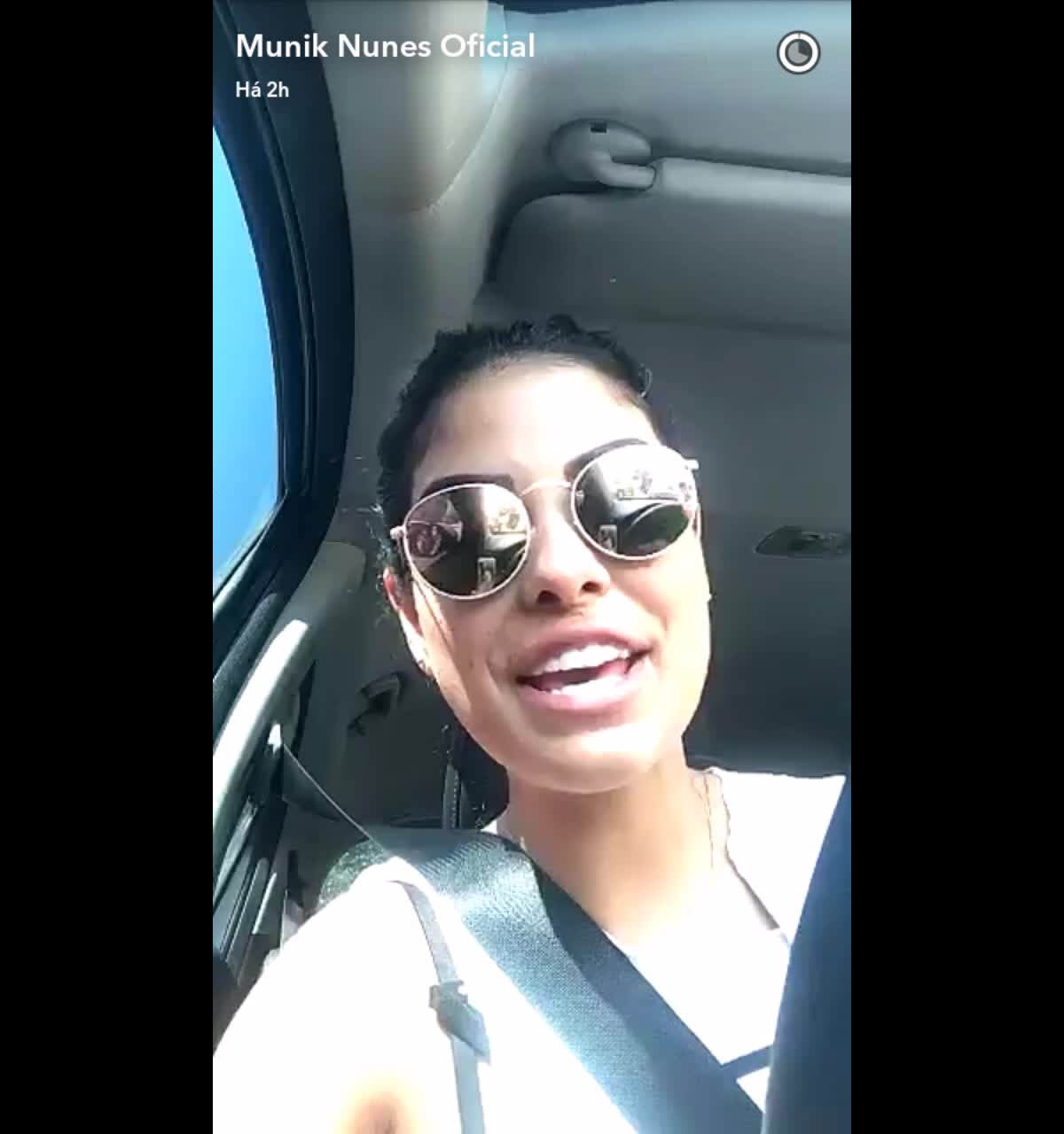 Vídeo: Ex-BBB Munik comemorou 2,8 milhões de seguidores nas redes ...