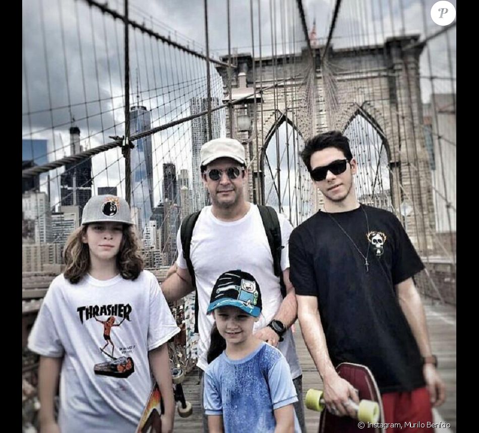 Murilo Benício viaja para NY e posta foto com filhos e enteada ...