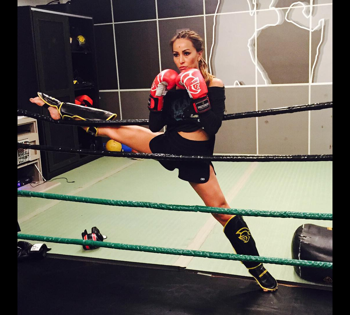 Foto: Sabrina Sato é adepta do muay thai para manter o corpo em forma ...