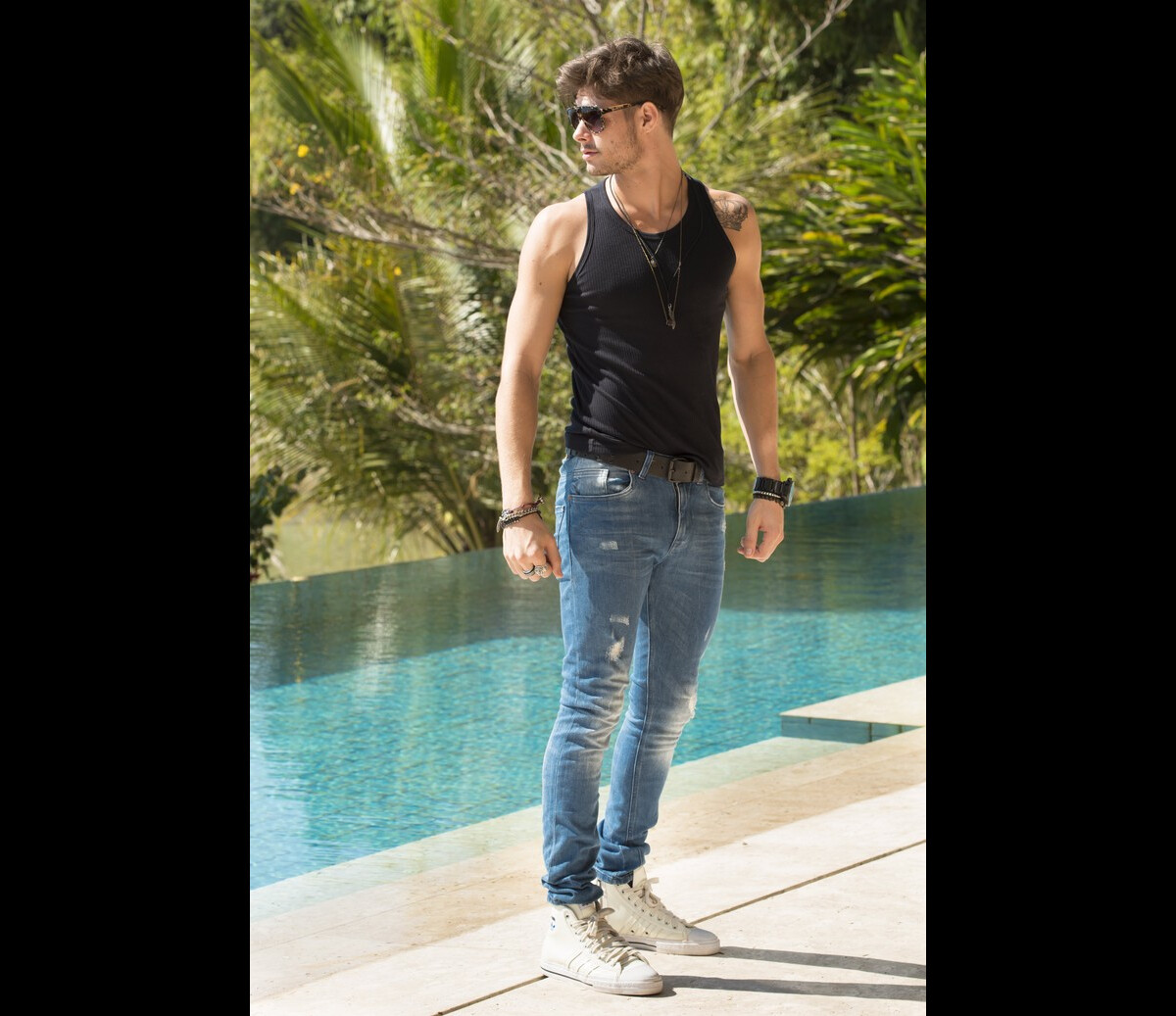 Foto: Para viver o ídolo pop Léo Régis, Rafael Vitti passou por uma ...