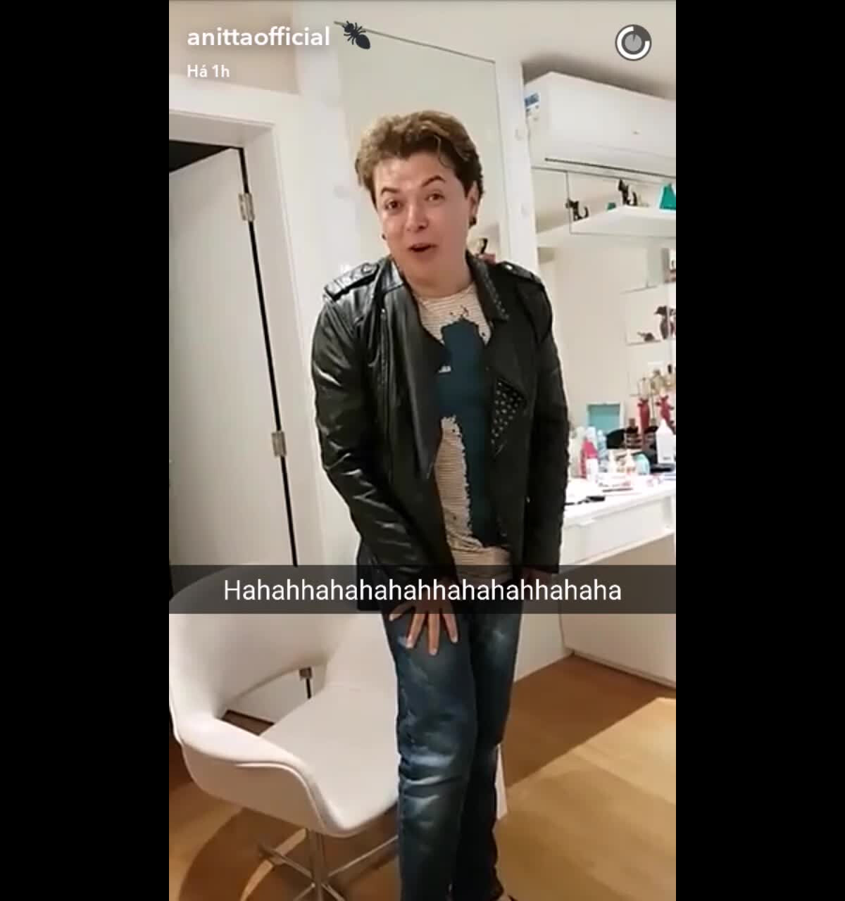 Vídeo: Anitta é dublada por David Brazil em vídeo - Purepeople