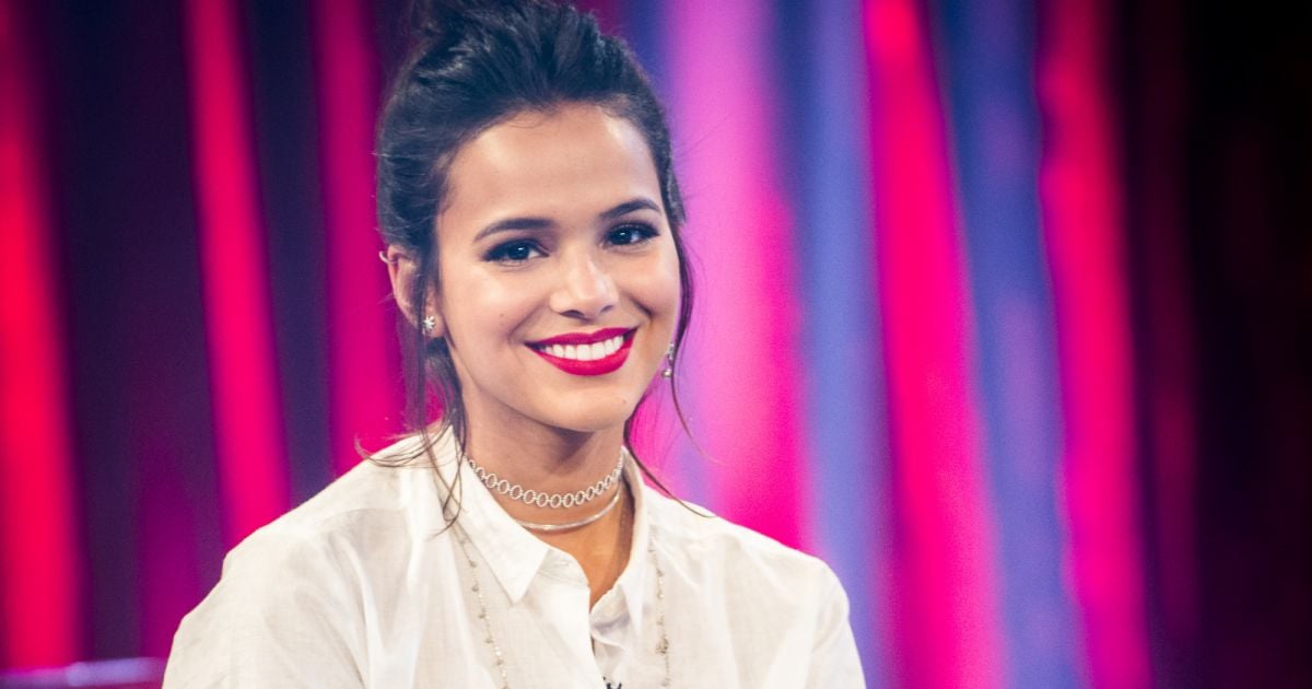 No bate-papo, a atriz falou um pouco sobre Beatriz e contou o que tem ...