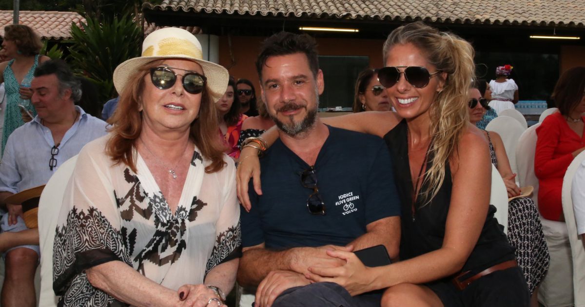 Adriane Galisteu e Alexandre Iodice também estavam acompanhadas pela ...