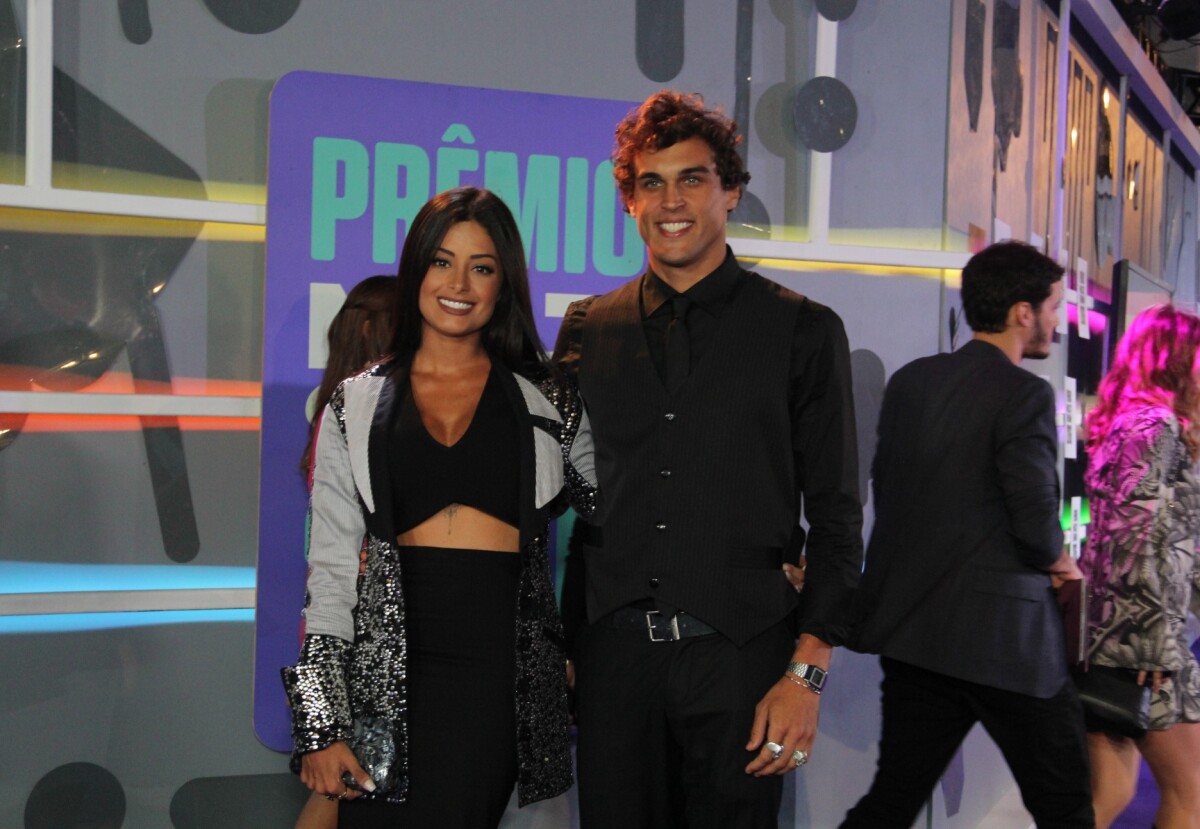 Foto: Felipe Roque contou que sente ciúmes da namorada, Aline Riscado ...