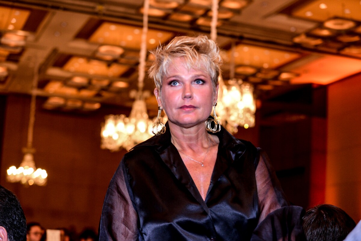 Foto: Xuxa Meneghel e a filha, Sasha, chegaram em hotel por volta de ...
