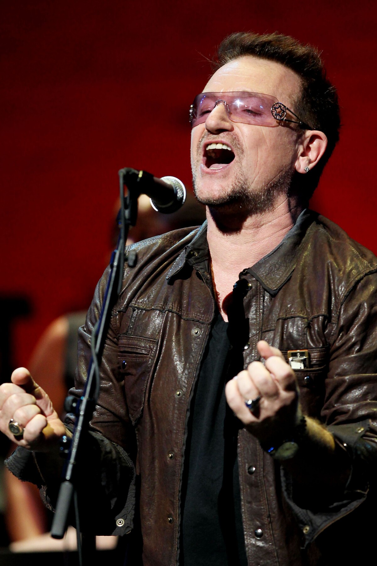 Foto: Bono Vox é vocalista da banda U2 - Purepeople