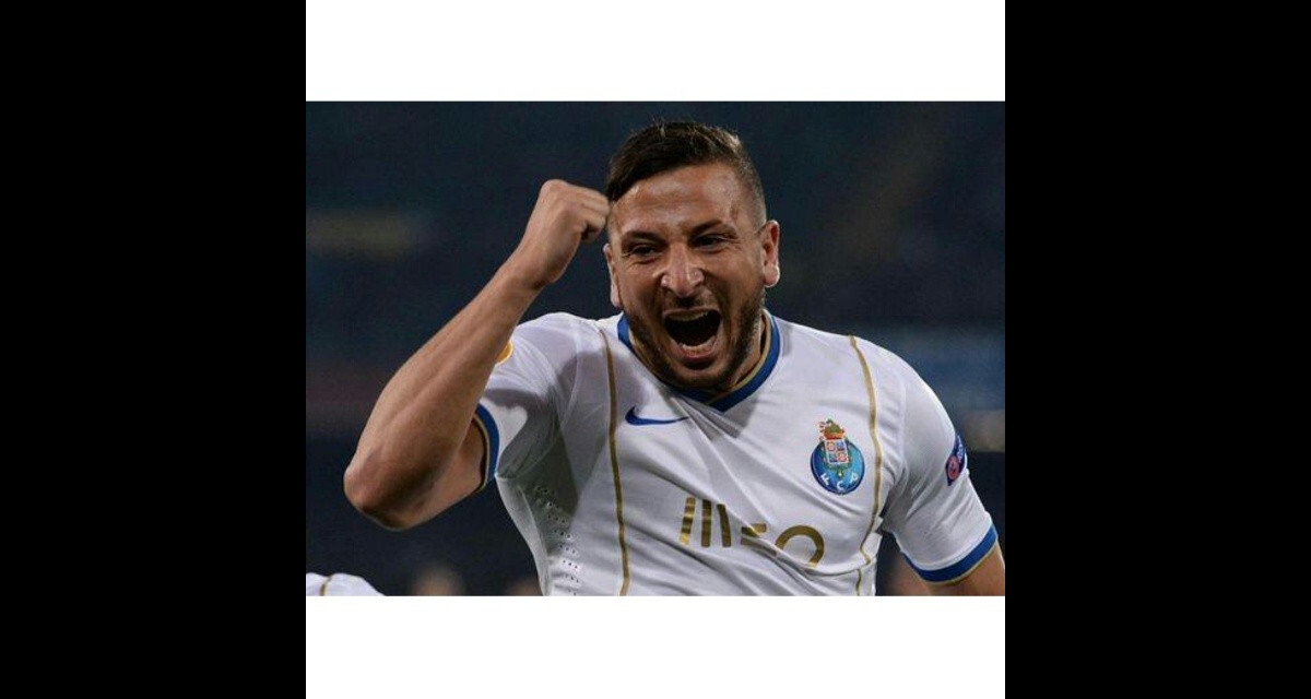 Foto: Nabil Ghilas, jogador da Seleção da Argélia, exibe estilo sidecut ...