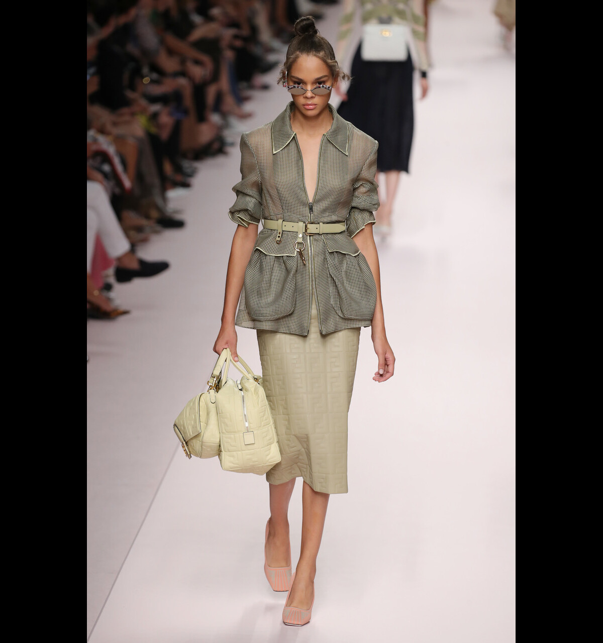 Foto: O look Fendi mistura diversos tons de verde - Purepeople