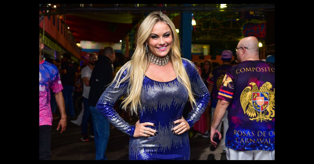 Ellen Rocche participou da final do concurso que elegeu o enredo do ...