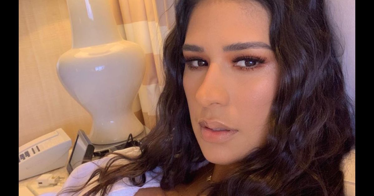 Simone, da dupla com Simaria, fez styling bagunçado em cabelo - Purepeople