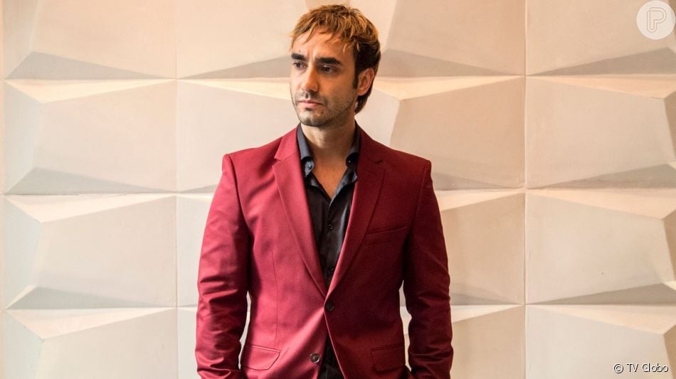 Galdino (Gabriel Godoy) é desmascarado na novela 'Verão 90' - Purepeople