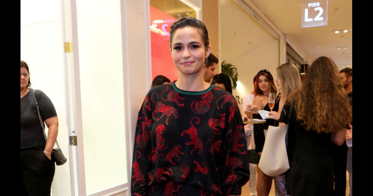 Nanda Costa prestigia lançamento da nova loja da marca Eva no Village ...