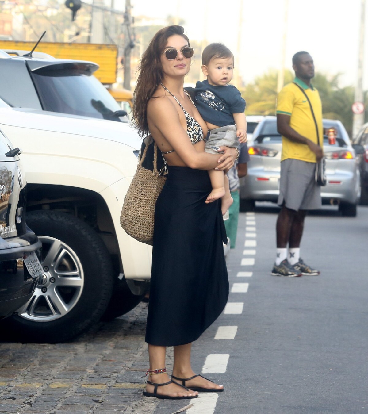 Foto: Filho de Isis Valverde surge com primeiros dentinhos em vídeo da ...