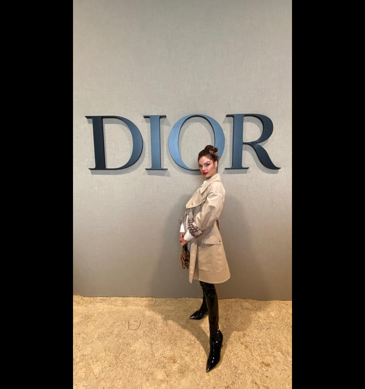 Foto: Isis Valverde marcou presença em desfile da Dior com look ...