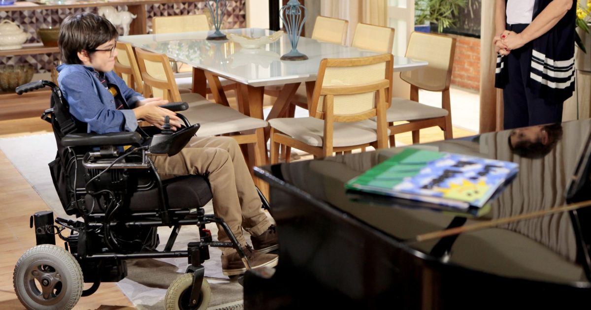 Bento (Davi Campolongo) quer ajuda de Pendleton (Dalton Vigh) para ...