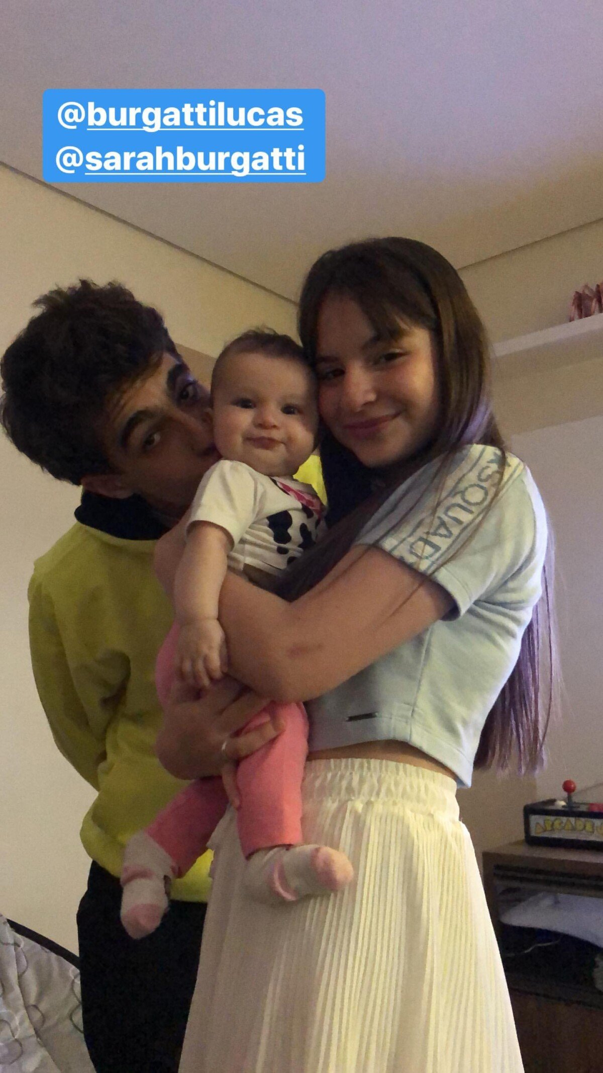 Foto: Sophia Valverde visitou a irmã caçula do seu namorado, Lucas ...