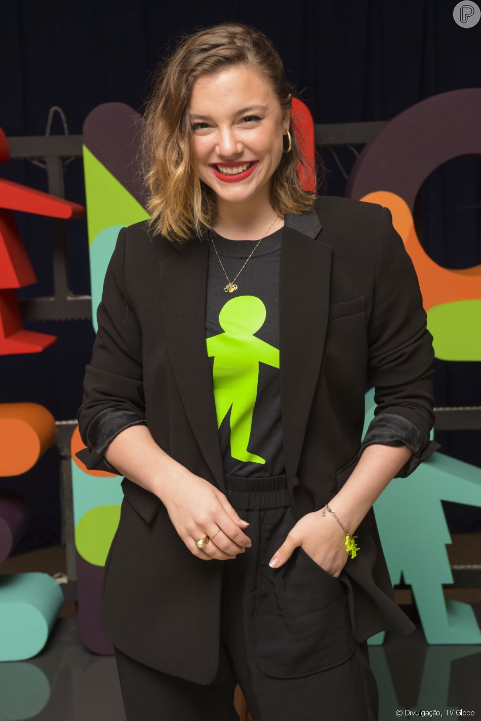 Alice Wegmann ganhou elogios na web ao exibir bronzeado em foto no ...