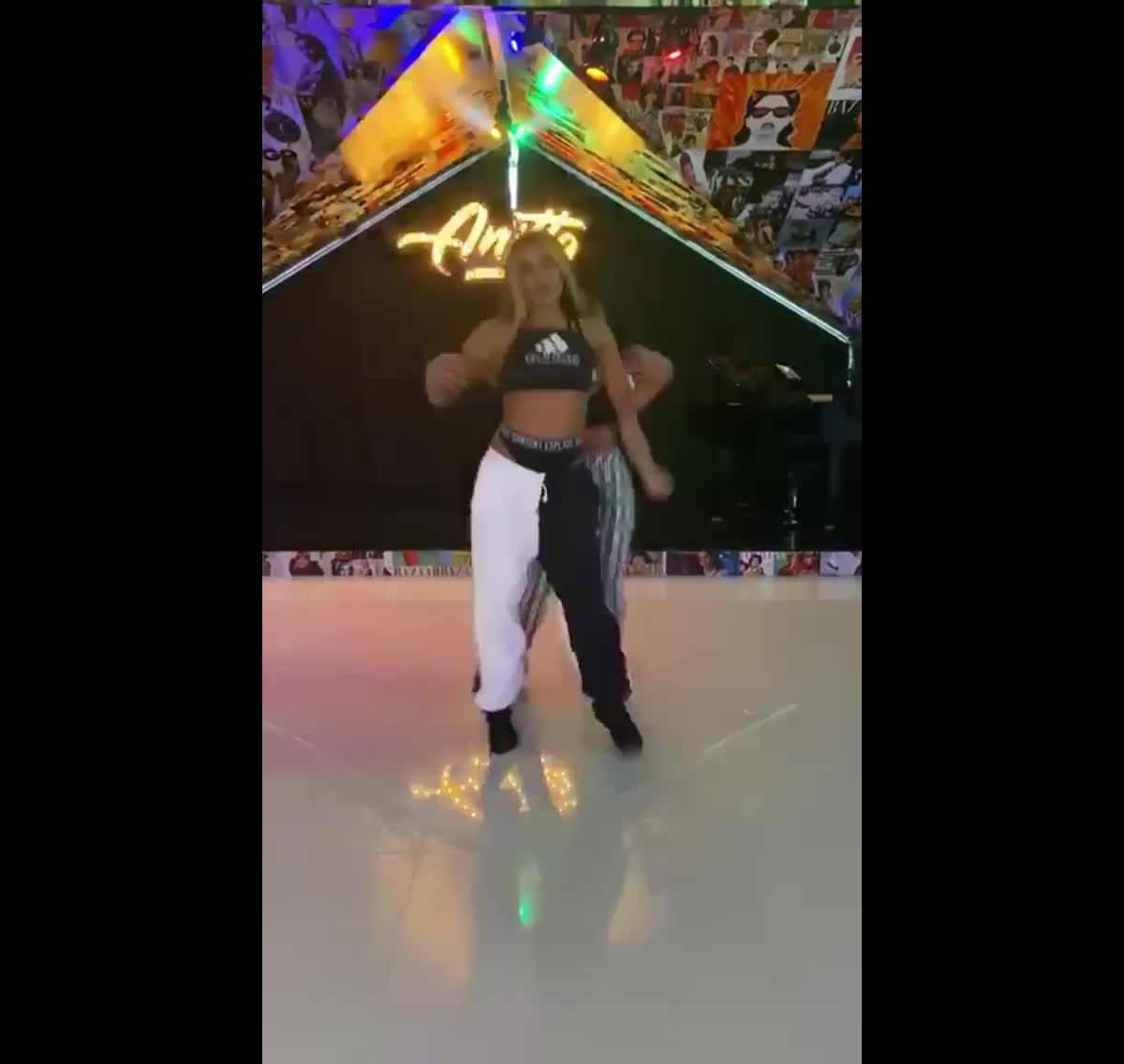Vídeo: Vídeo: Anitta faz vídeo de dança com look sporty preto e branco ...