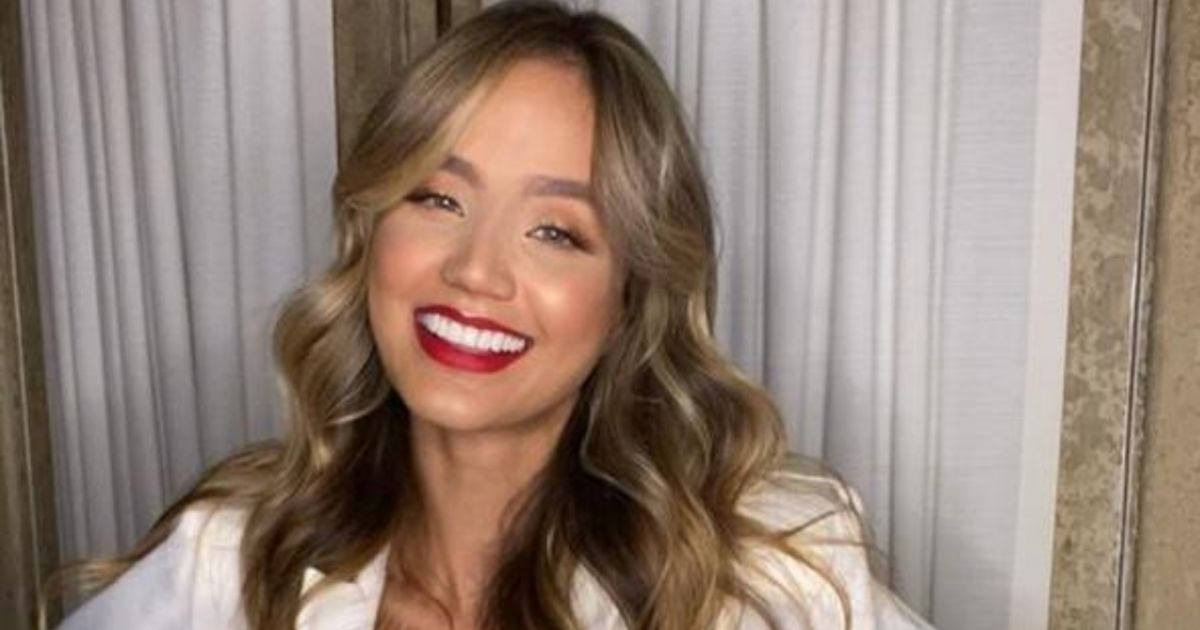 Biah Rodrigues escolheu conjunto de blazer para jantar de aniversário ...