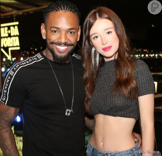 Noiva de Nego do Borel fica morena e deixa barriga à mostra em show ...