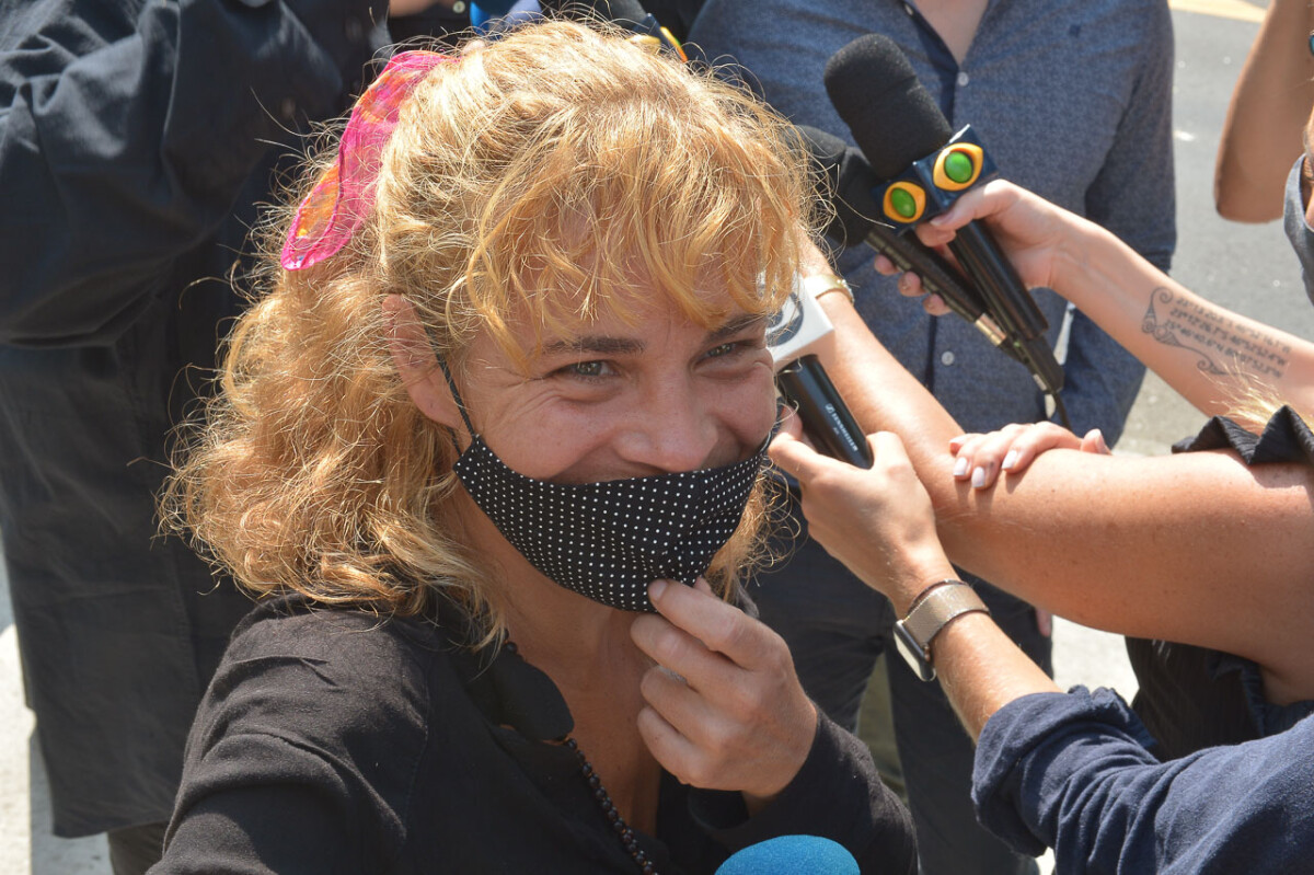 Foto: Aretha Marcos se despediu da mãe, Vanusa, em velório realizado em ...