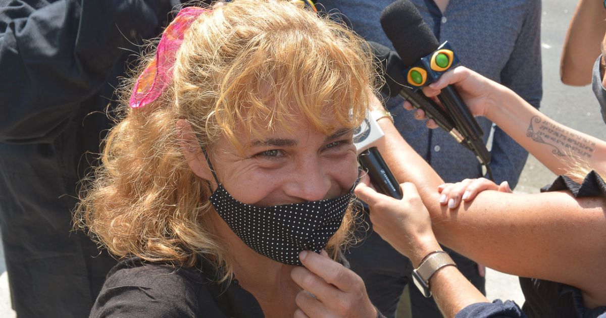 Aretha Marcos se despediu da mãe, Vanusa, em velório realizado em São ...