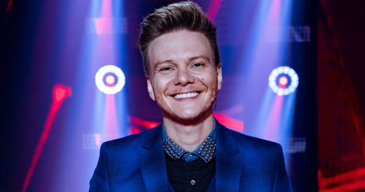Michel Teló apresentou sua música nova no 'The Voice Brasil' - Purepeople