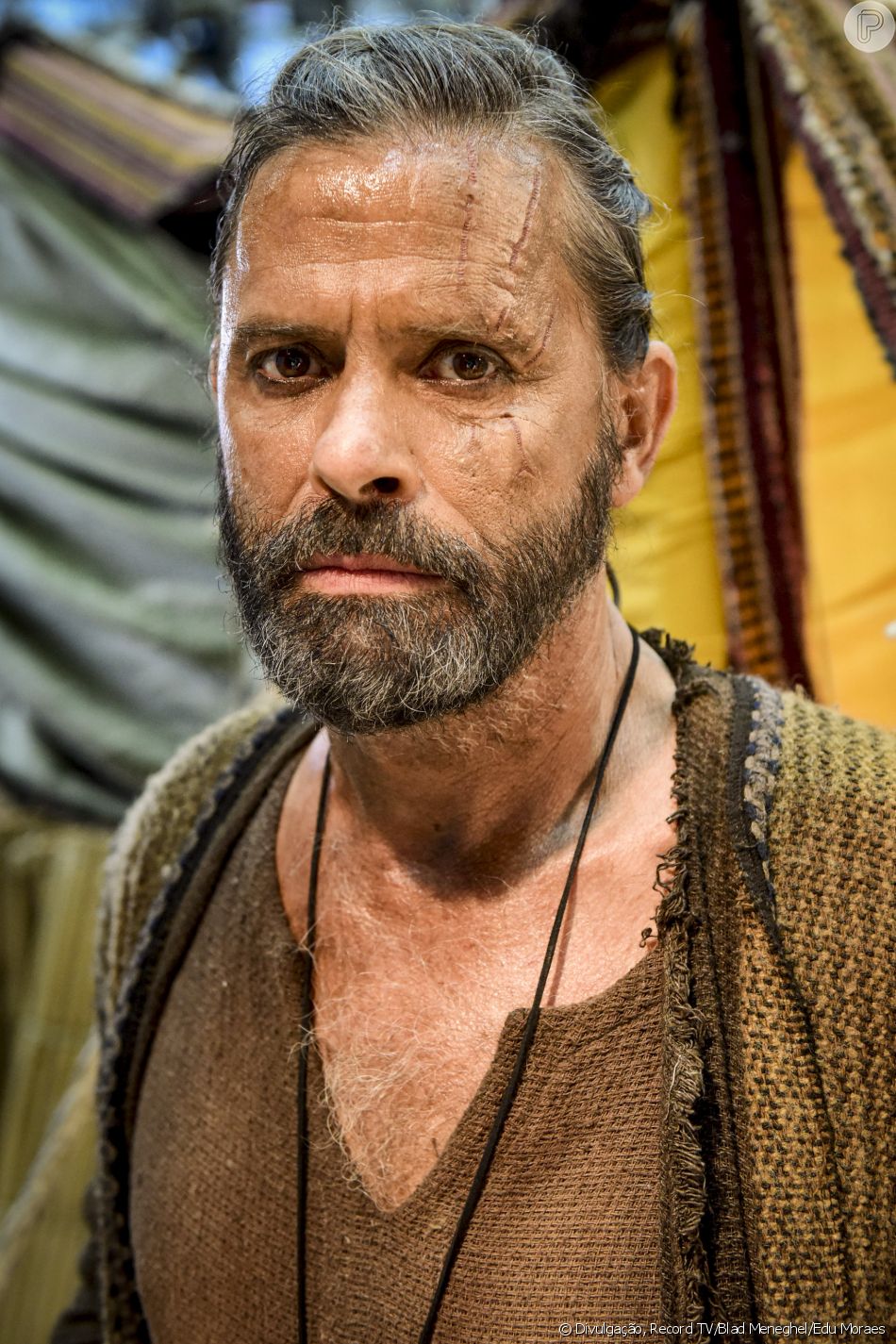 Novela 'Gênesis': Massá (Marcos Winter) enfrenta Tauro (Fernando Val ...