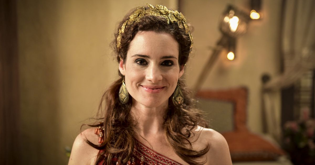 Novela 'Gênesis': Ayla (Elisa Pinheiro) é flagrada roubando no capítulo ...