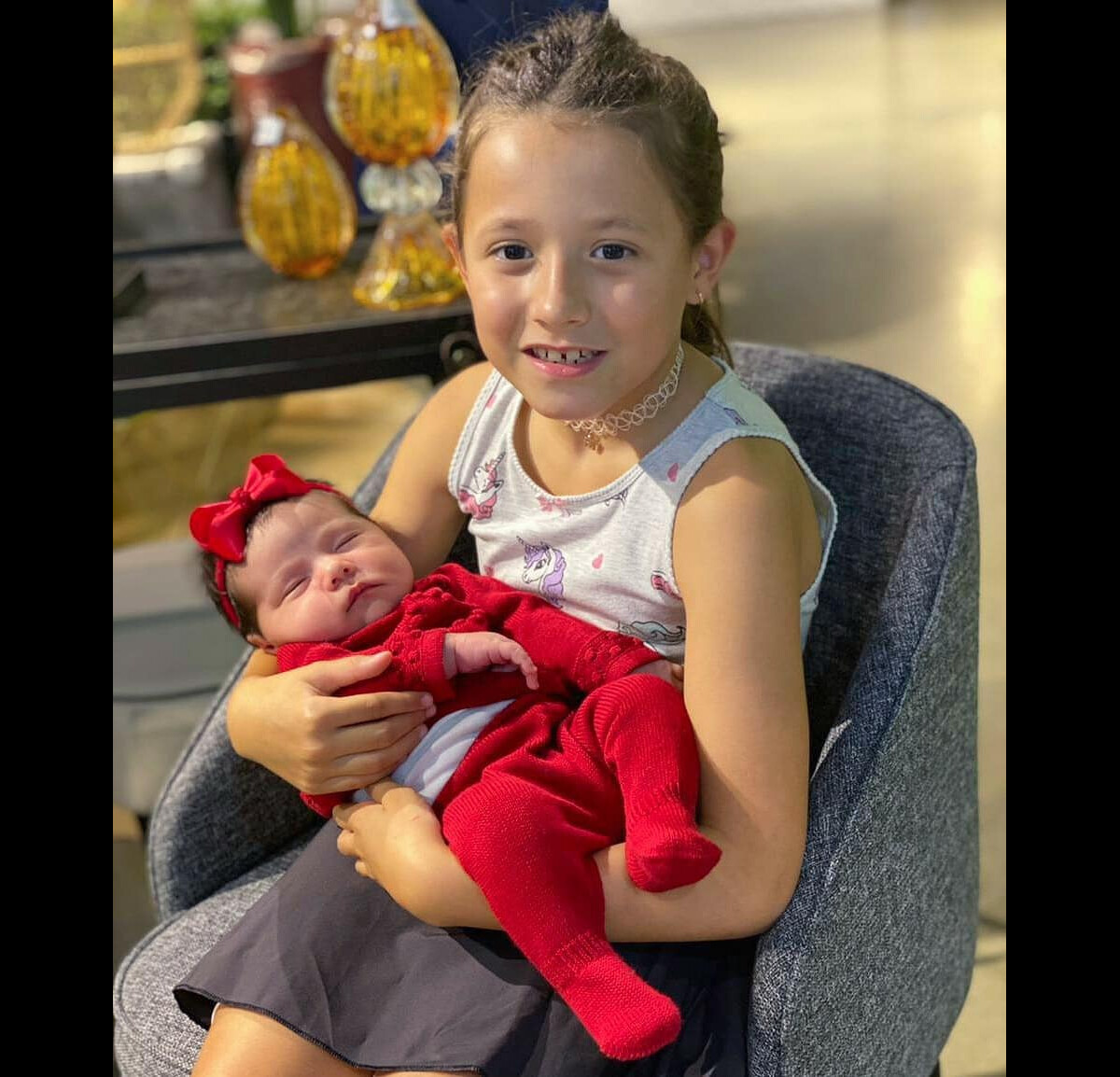 Foto: Filha de Simaria, Giovanna, deu colo à prima, Zaya, caçula de ...