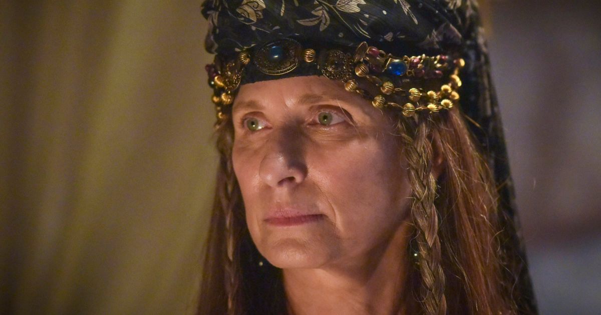 Novela 'Gênesis': Rebeca (Barbara França/Martha Mellinger) impede Esaú ...