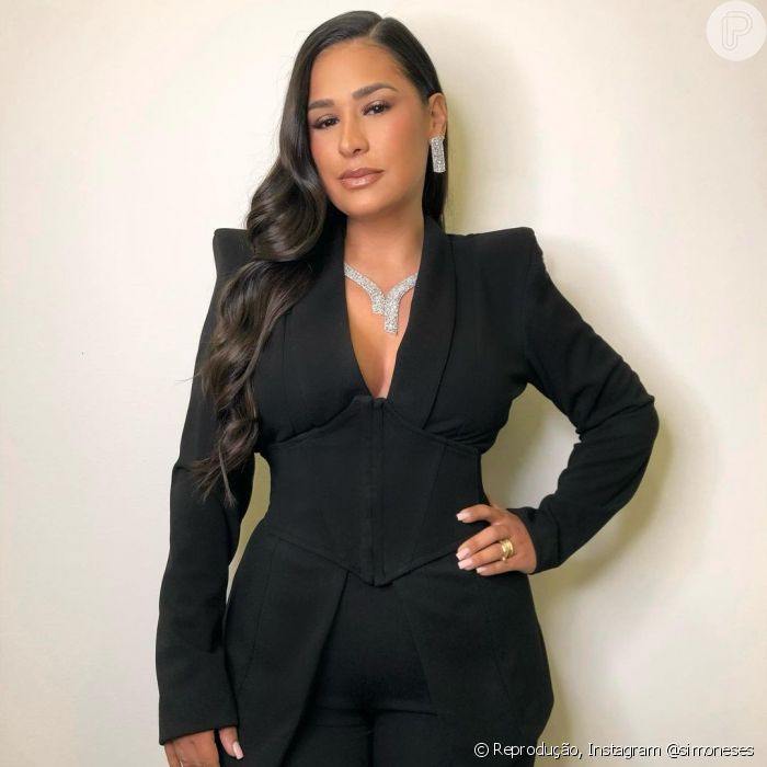 Os seguidores aprovaram o look deslumbrante de Simone, da dupla com ...