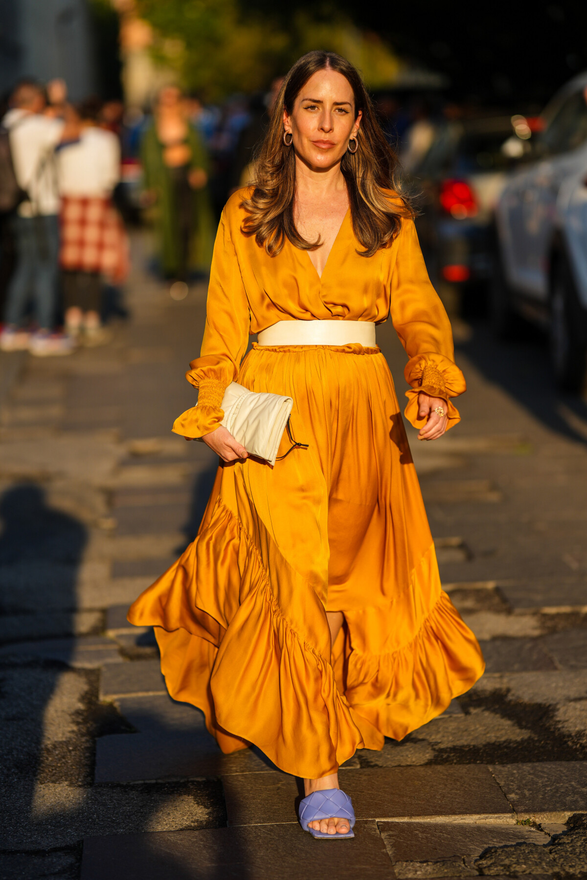 Foto: Street style em Milão inspira com paleta de cores vibrante ...