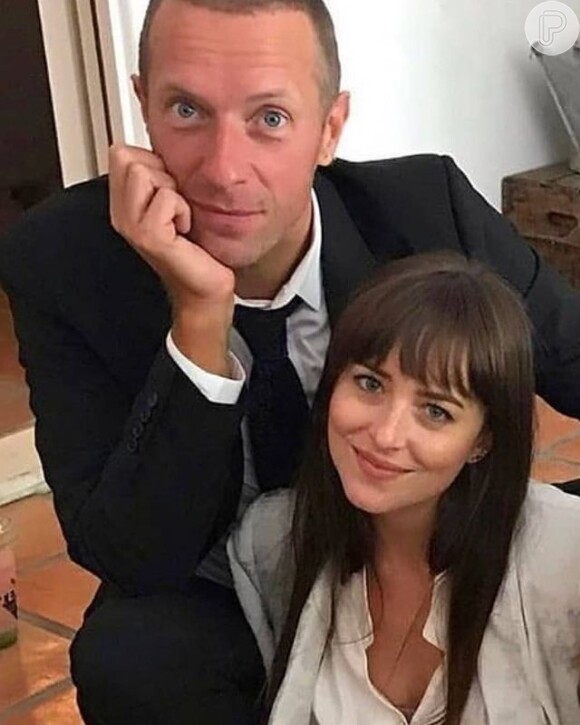 Vídeo: Chris Martin, vocalista do Coldplay, se declarando para Dakota ...