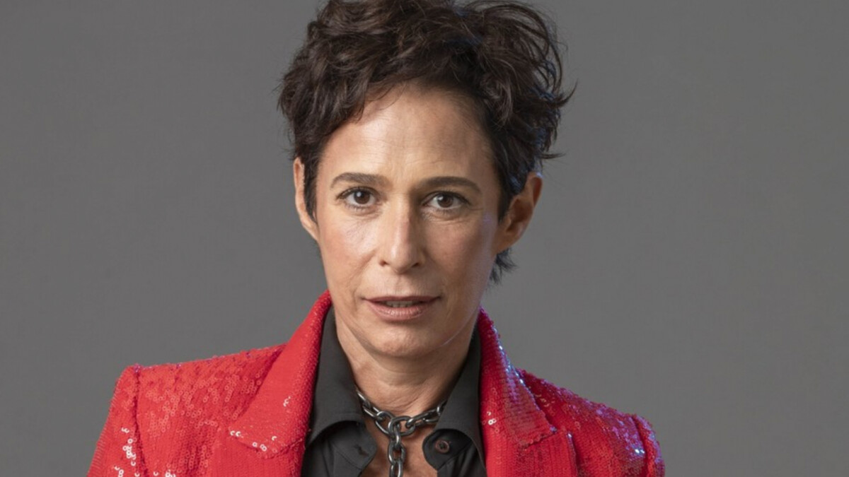 Foto: Novela 'Um Lugar ao Sol': Rebeca (Andrea Beltrão) é uma ex-modelo ...