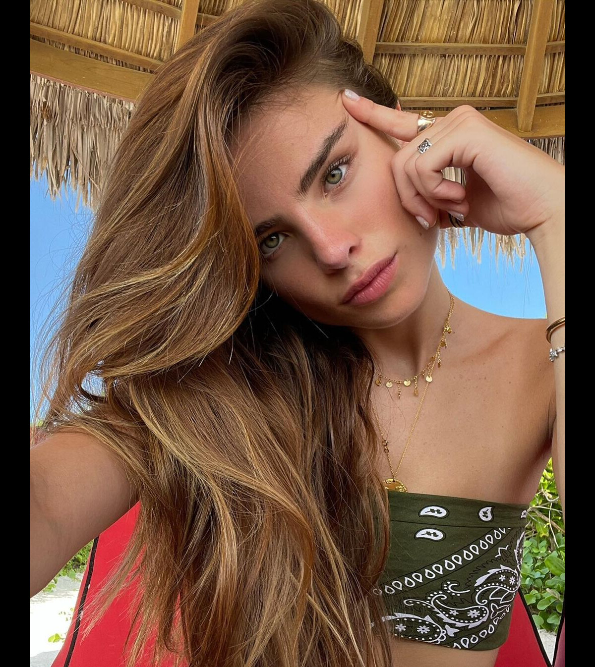 Foto: Giulia Be lançou, recentemente, o single "pessoa certa hora ...