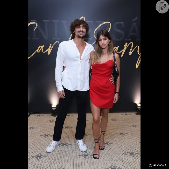 Bruna Montaleone e cantora Clarissa Müller posaram juntos para fotos em ...