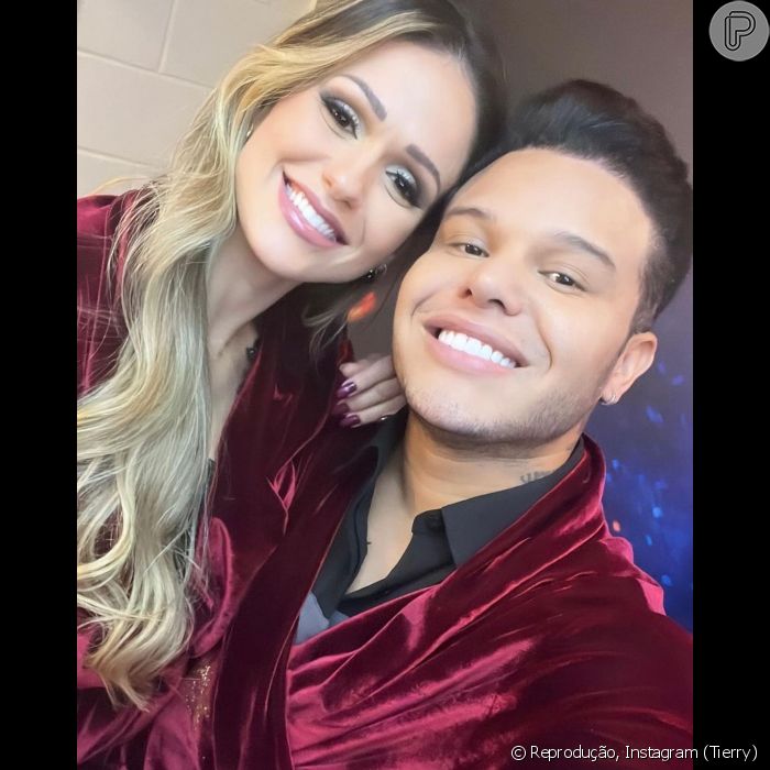 Tierry e Carla Bruno têm trocado muitos elogios pelas redes sociais ... Tierry e Carla Bruno têm trocado muitos elogios pelas redes sociais ...