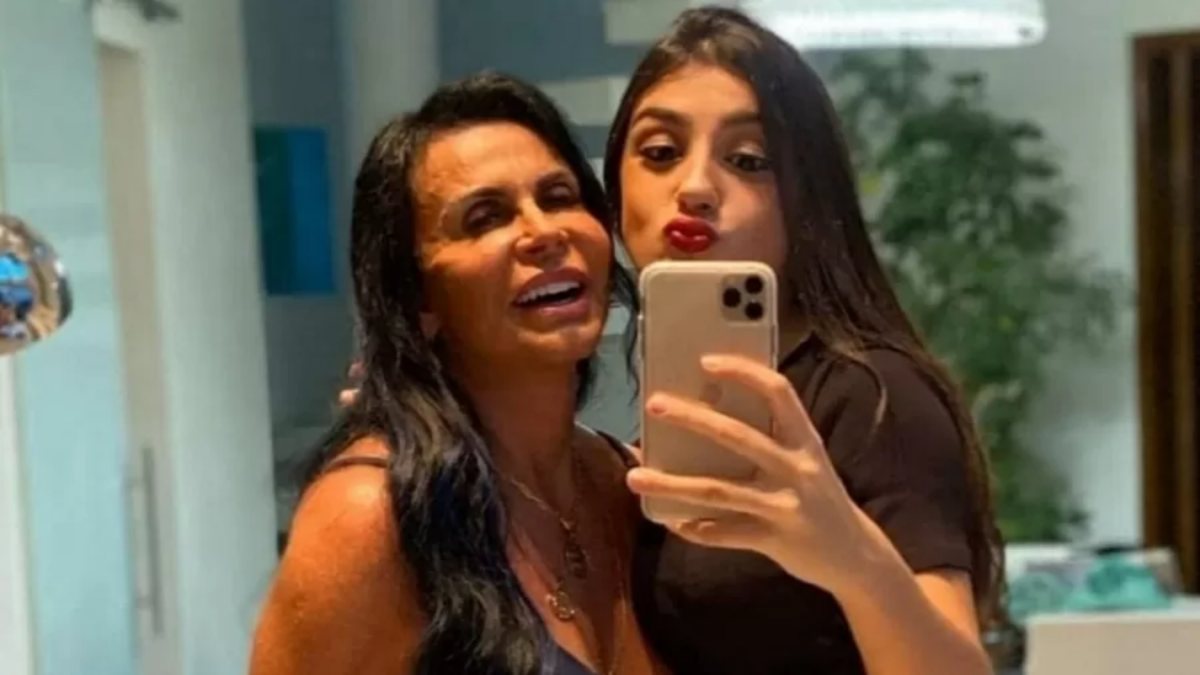 Foto: A Fazenda: Bia Miranda dançou hit da avó Gretchen - Purepeople