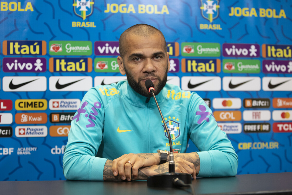 Foto: Daniel Alves tem 39 anos, passou por clubes como Bahia e ...