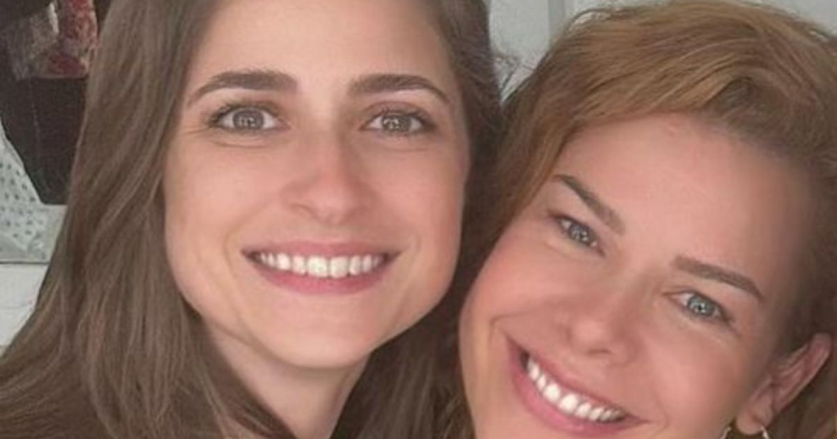 Fernanda Souza postou nova foto com a namorada, Eduarda Porto, no ...