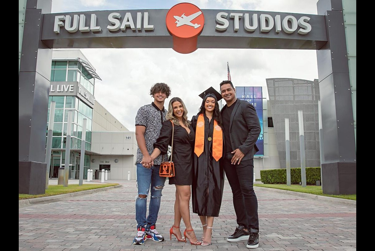 Foto: Camilly tem 20 anos e Victor Alexandre tem 19 - Purepeople