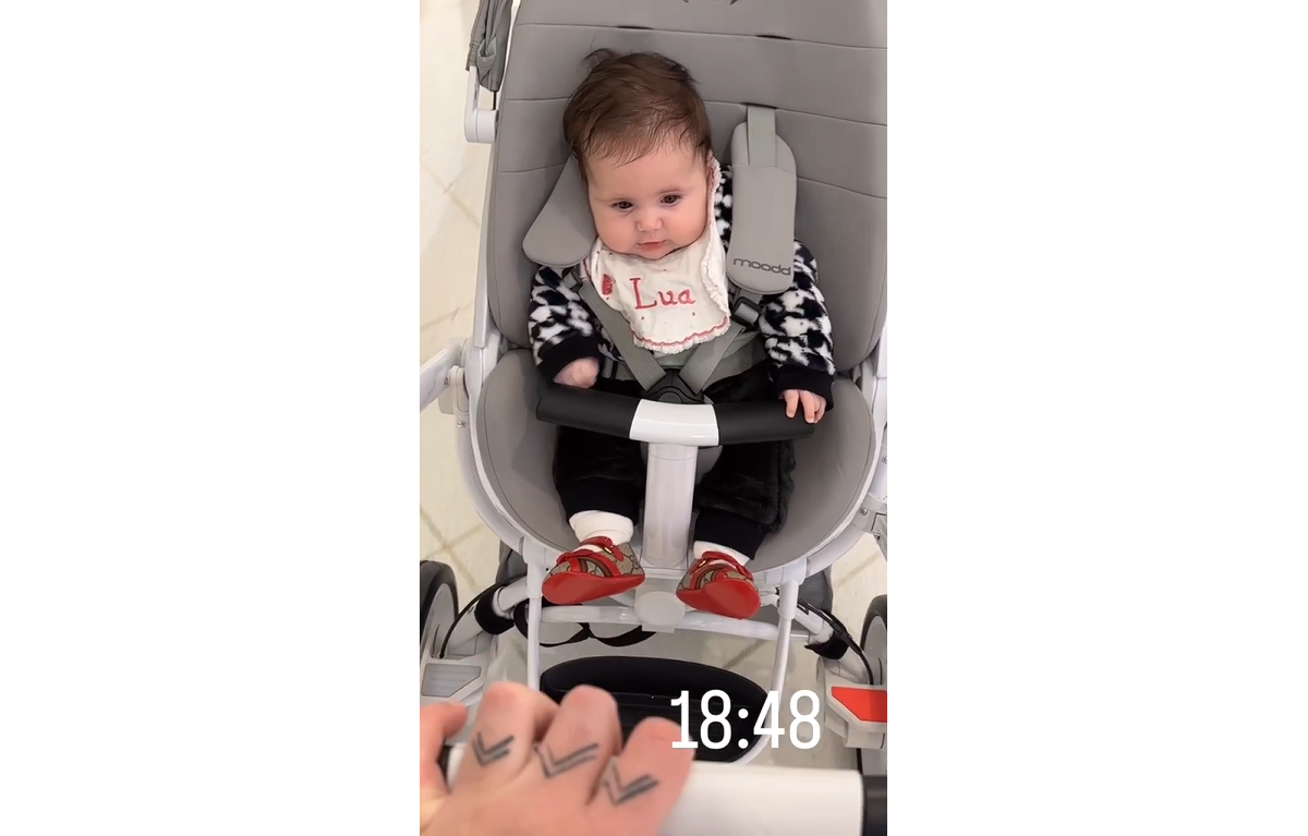 Foto: Viih Tube e Eliezer vestem Lua Di Felice com sapatilha grifada ...